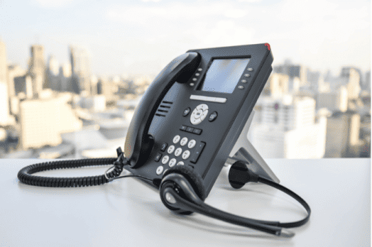 4 Easy Steps To Switch From a Landline to VoIP | QiC Systems
